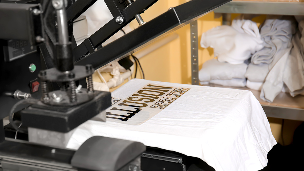 How Anyone Can Create Customised Clothes Through Printing